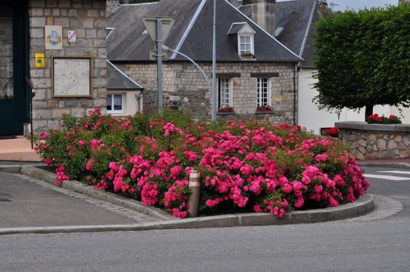 La Mairie et ses abords | Site de la commune de Barenton